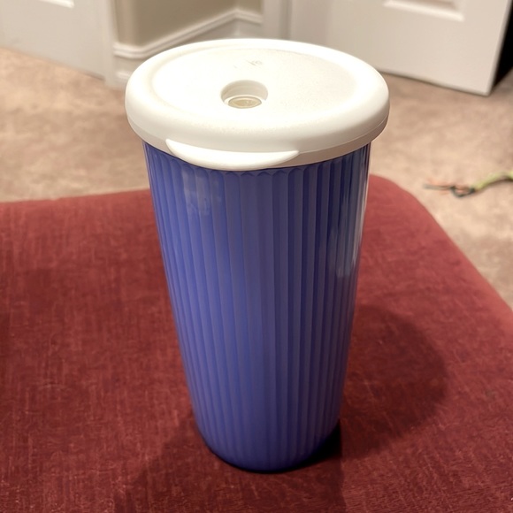 Tupperware | Kitchen | Tupperware Insulated 24oz Tumbler Blue Travel ...